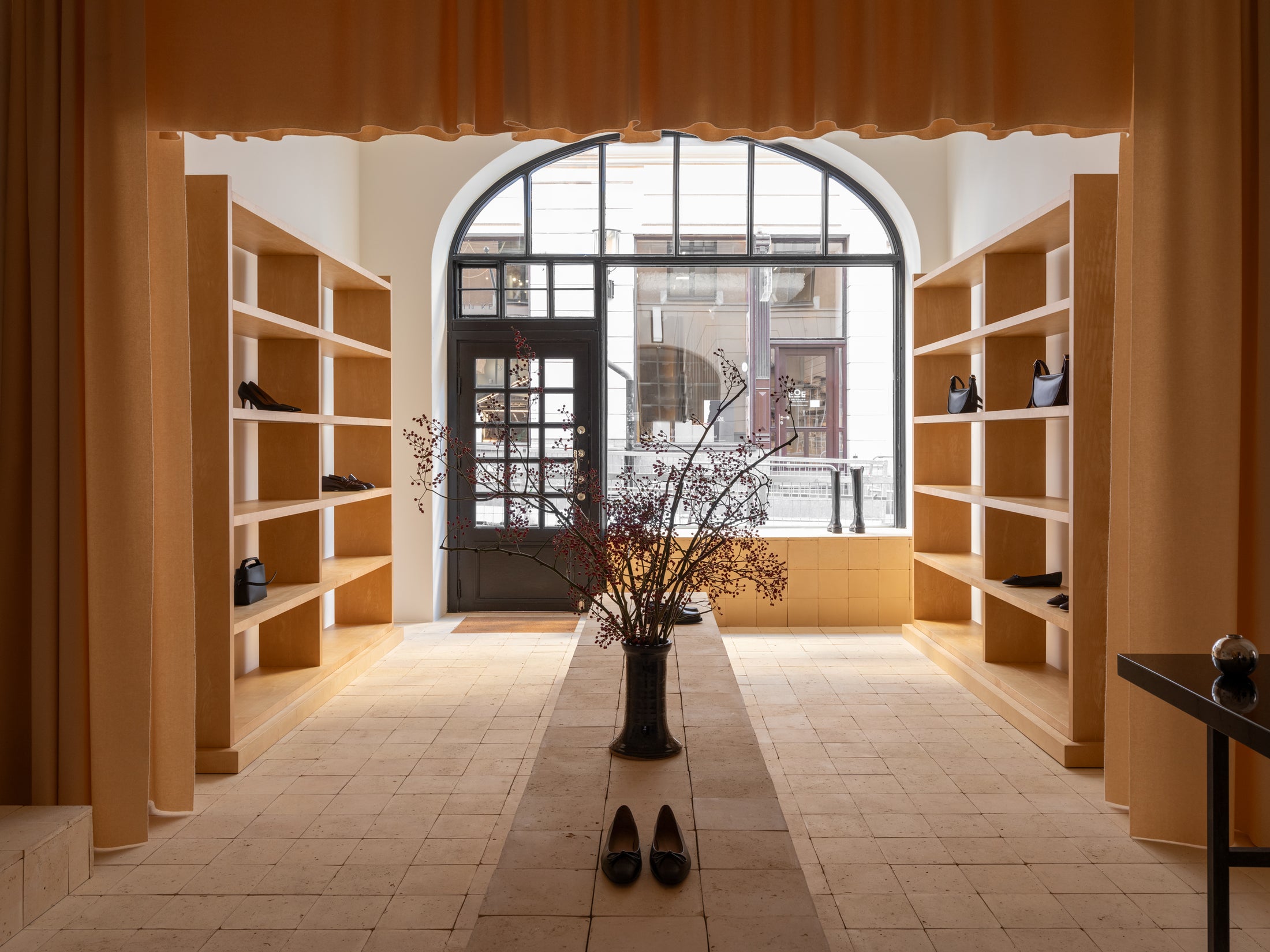 Flagship Store – Flattered