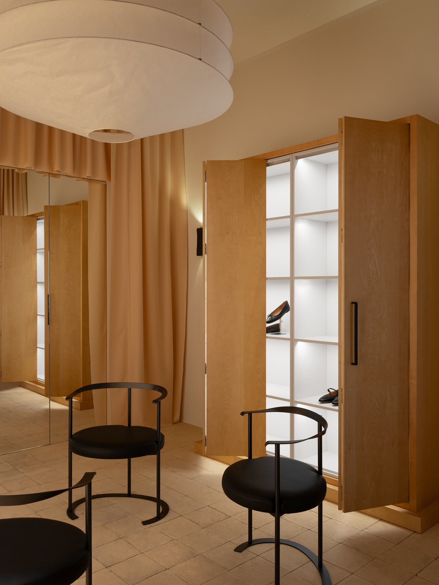 Flagship Store – Flattered